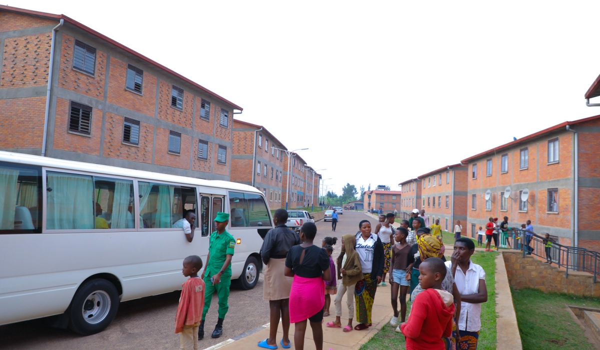 More Kangondo families move to Busanza estate as heavy rains loom | IGL ...