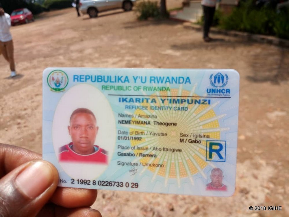 Le Rwanda a délivré une carte d'identité de réfugié aux réfugiés vivant ...